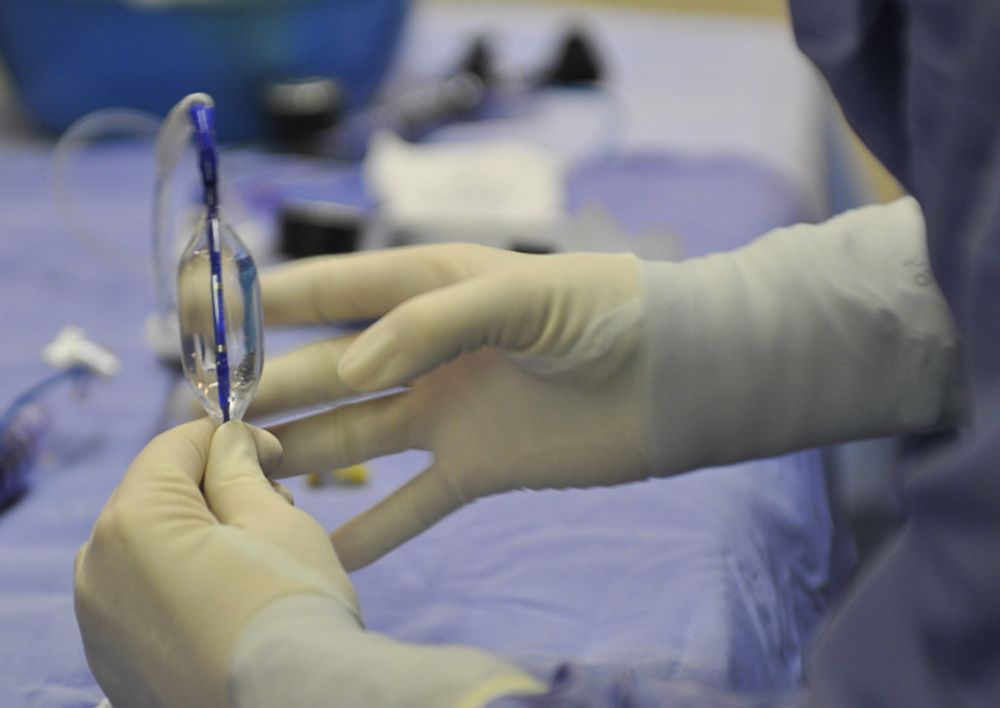 UK woman sues SA doctor