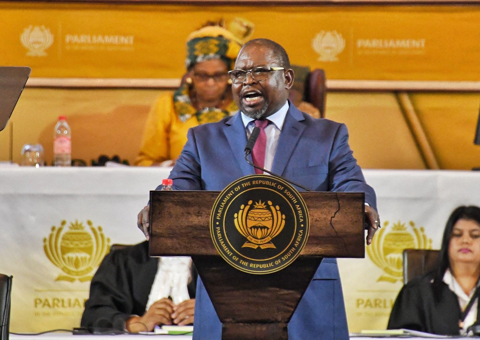 Ezemfundo zithole isithebe esibhekile kwabiwa imali