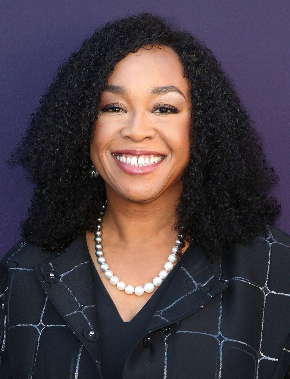 Shonda Rhimes shares new details on a potential Violet Bridgerton spin ...
