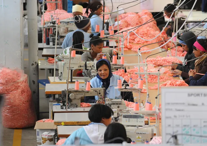 Cosatu: Workers lose R100m in deal