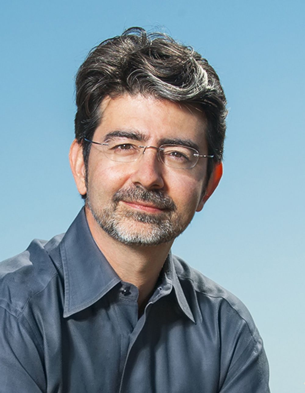 eBay founder and billionaire is financially backing the Facebook ...