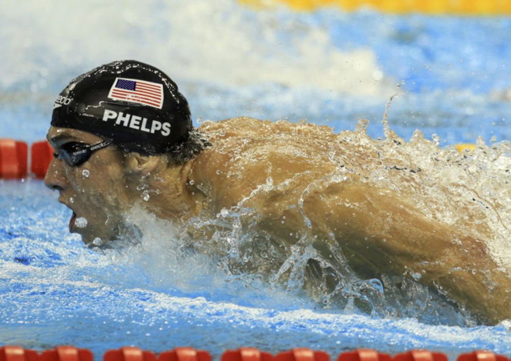 Phelps wins 200m backstroke gold