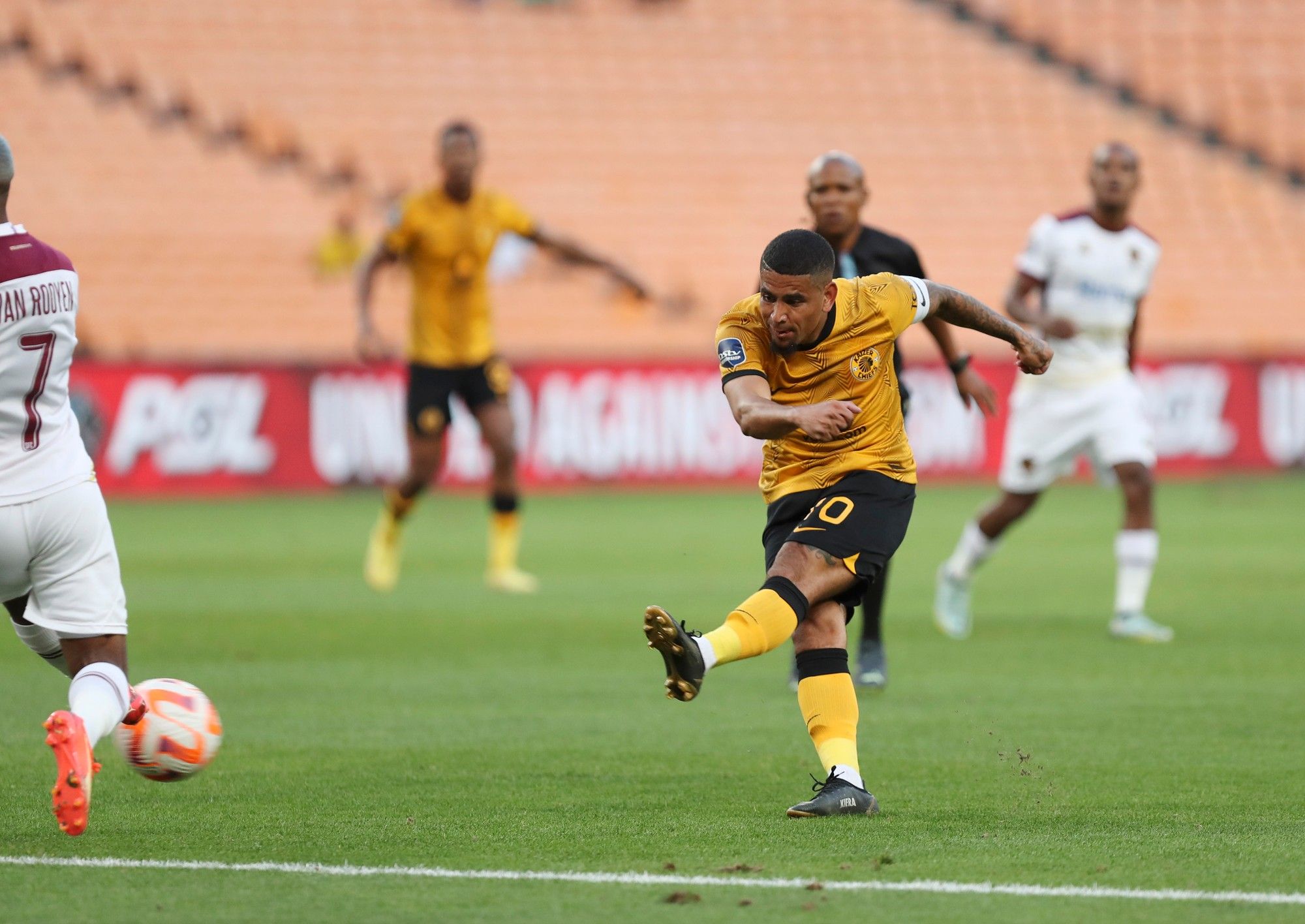 Amakhosi azibethele iStellenbosch FC ingaphelelanga eFNB Stadium