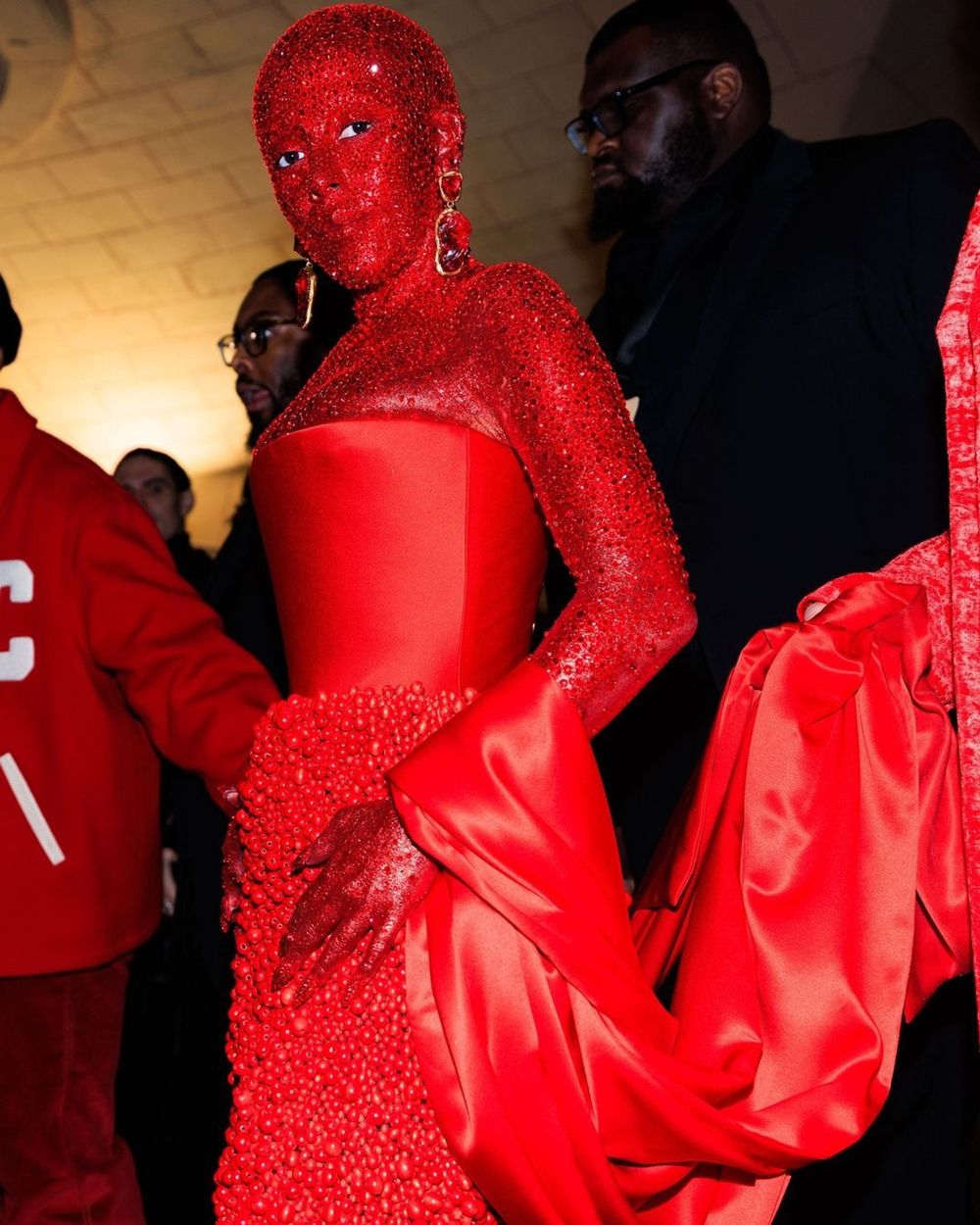 LOOK: Doja Cat covered in red paint and 30 000 crystals for Paris ...
