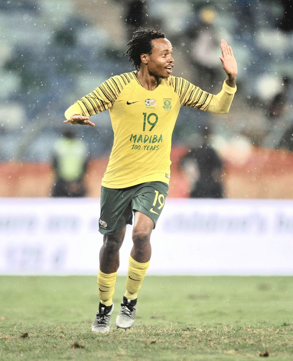 Tau sets Twitter abuzz