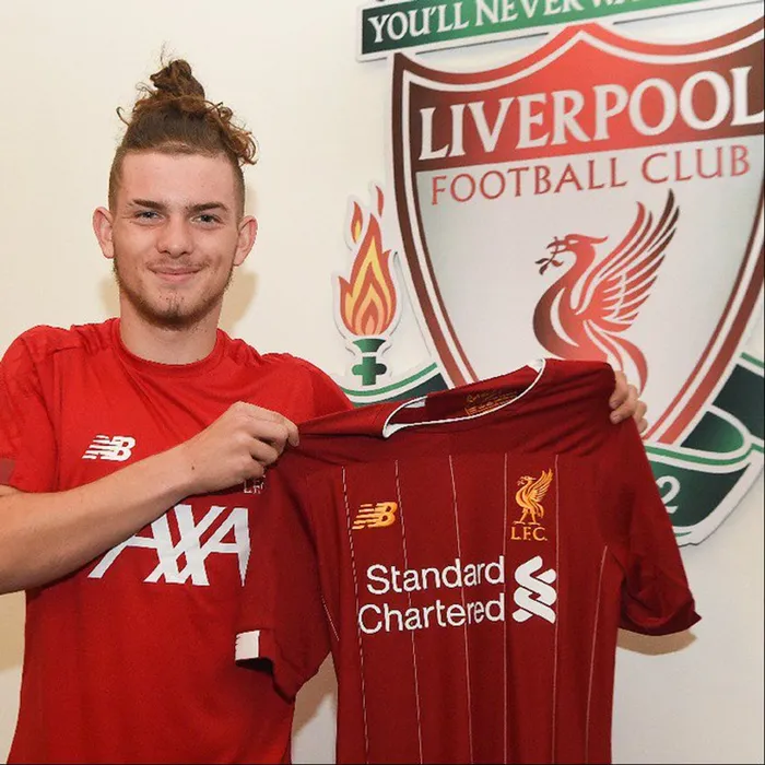 Liverpool sign 16-year-old Elliott from Fulham