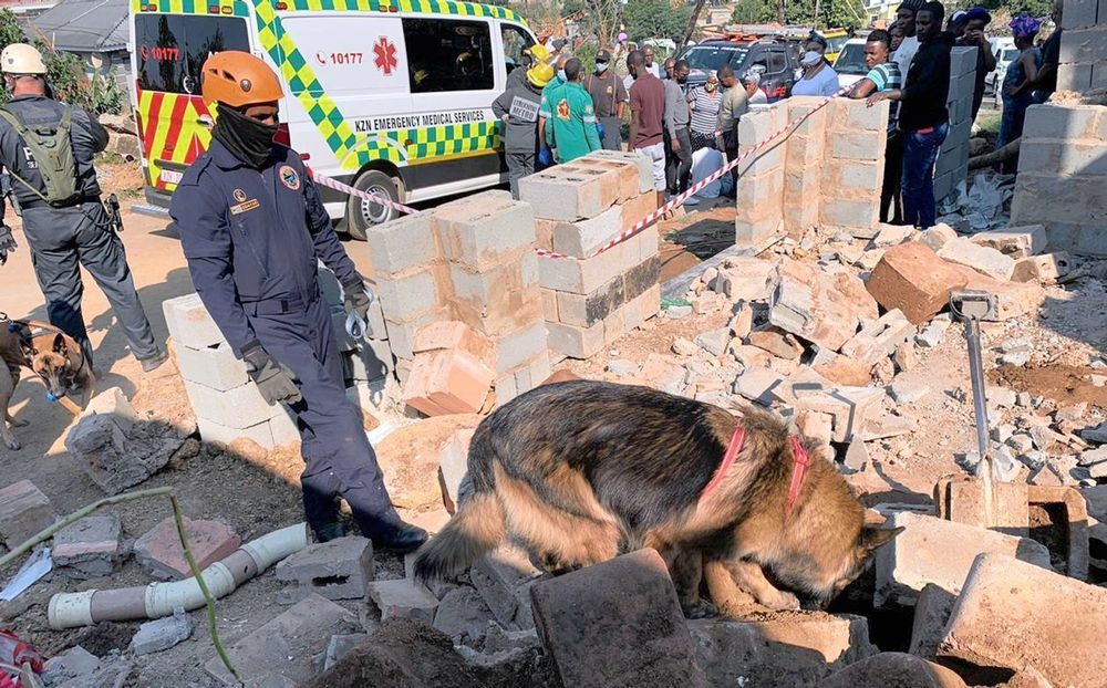 Kuwe udonga lwamcindezela wafa