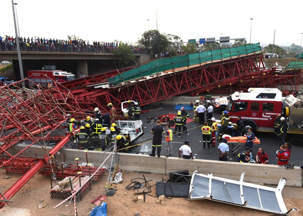 Bridge collapse: probe starts