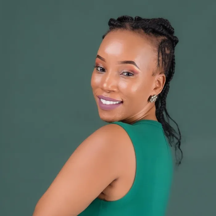 Osakaza ezenkolo oKhozini useyibhikla kumaskandi