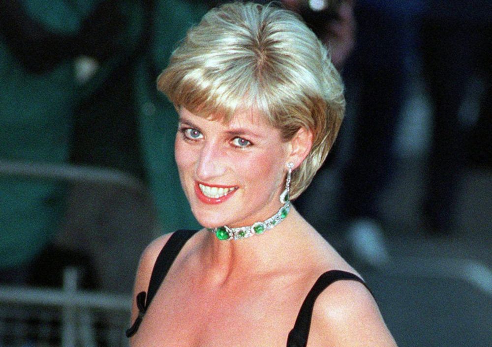 PICS: Princess Di letters attract unexpectedly large bids