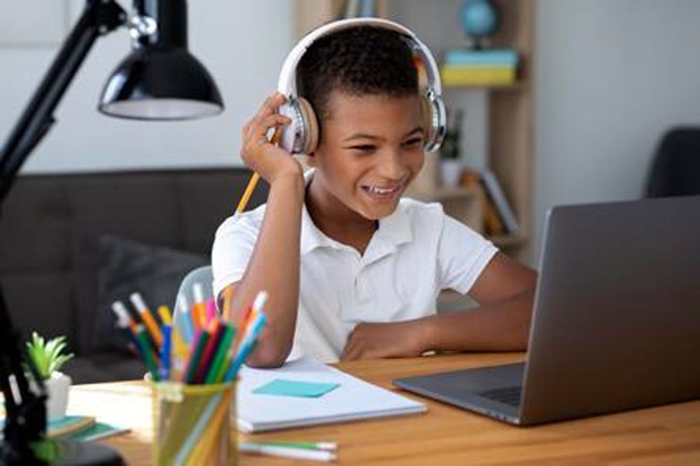 Online school checklist: Finding the best for your child in a crowded field