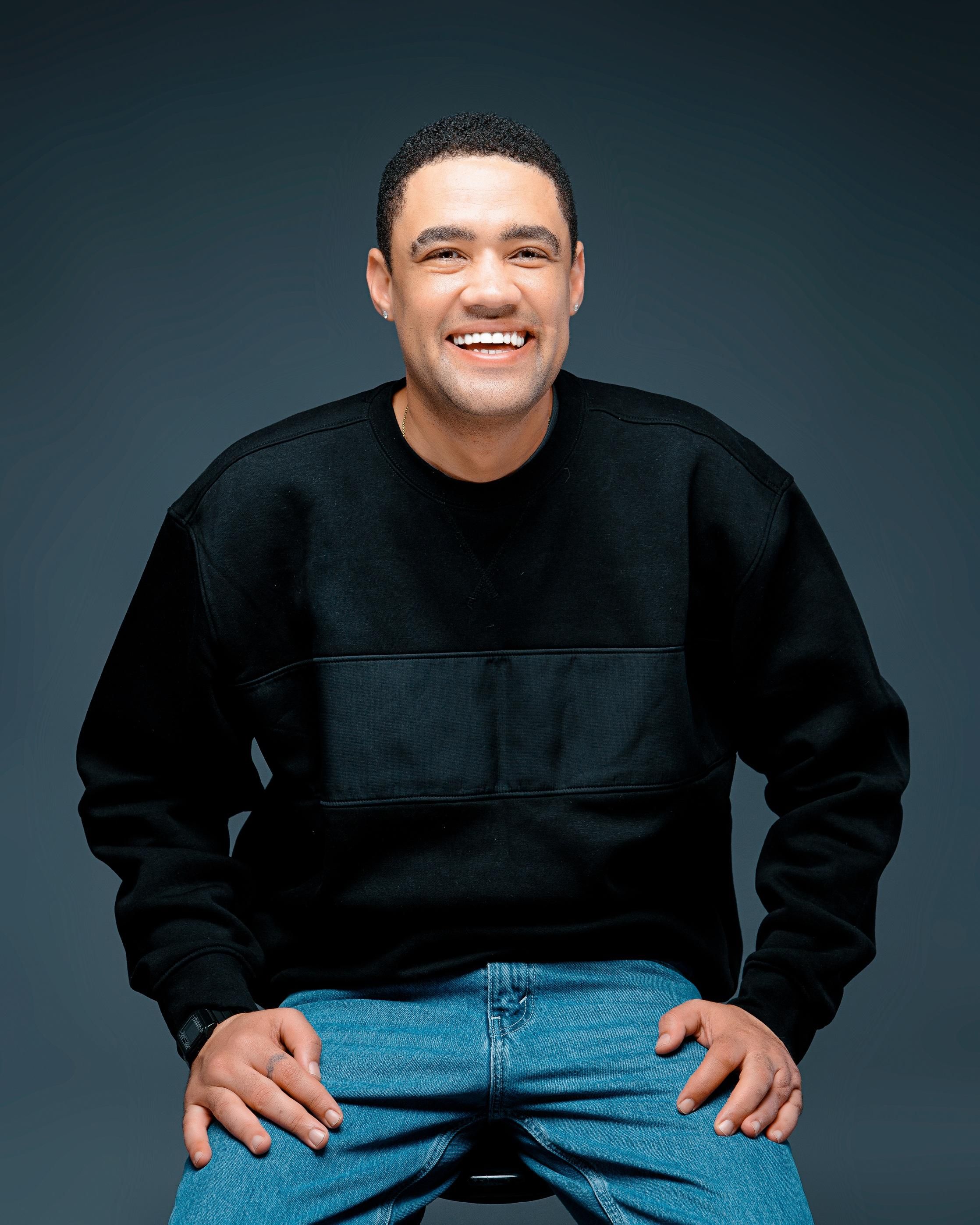 Robby Collins to headline the JiVE Cape Town Funny Festival