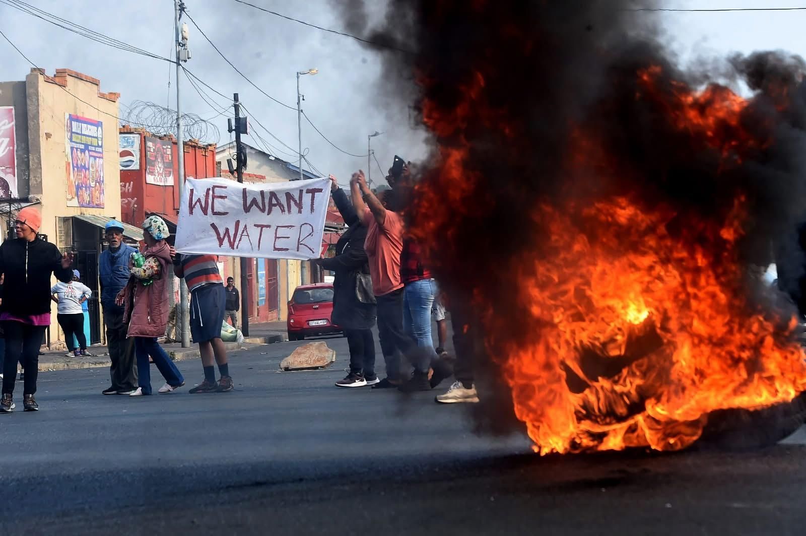 Coronationville residents protest water shortages in Joburg, police ...