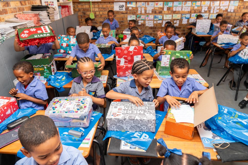 Celebrating 20 Years of the Santa Shoebox Project: A gift of hope for ...