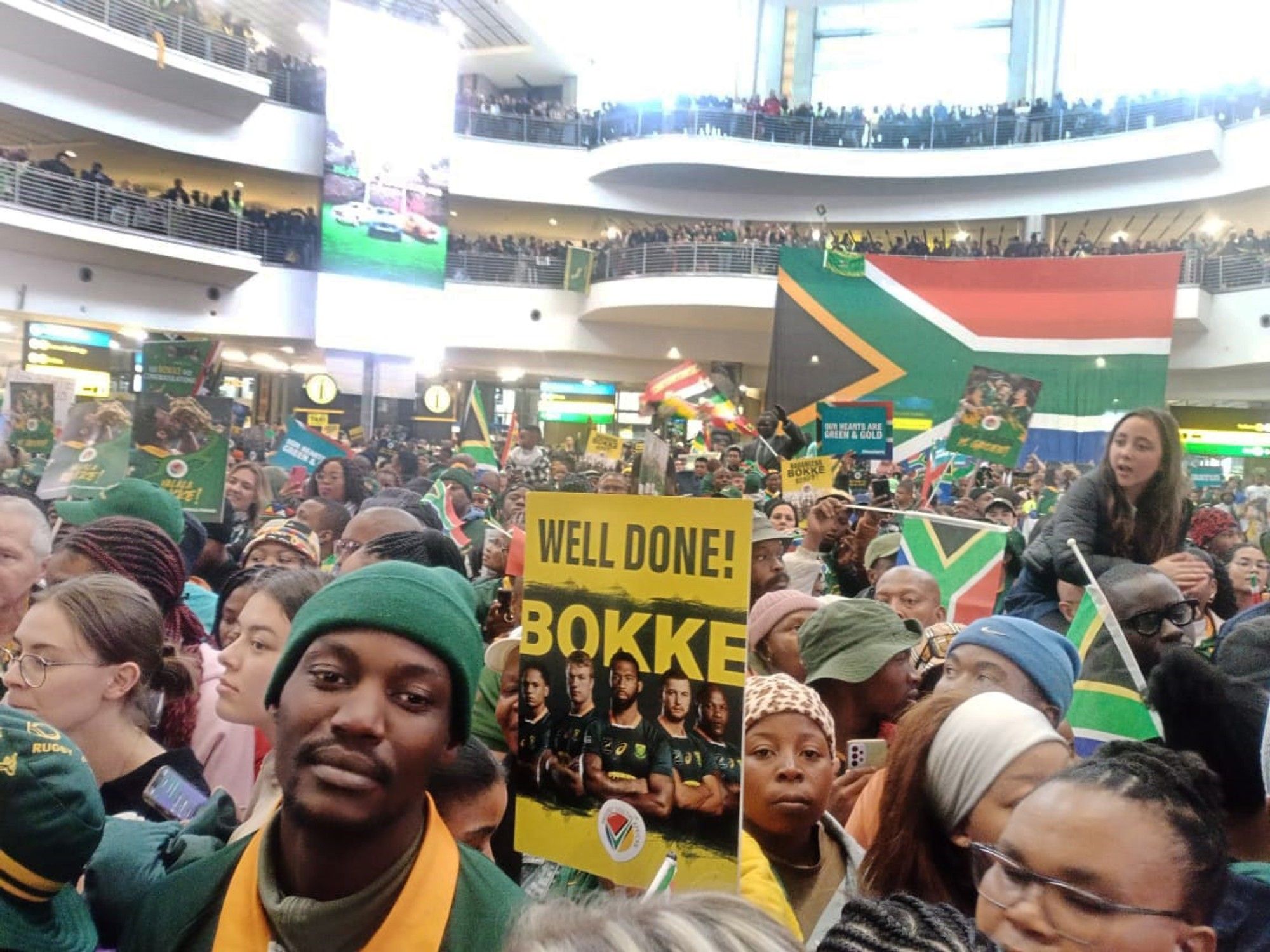 Hier kom die Bokke: Hero’s welcome for world champs