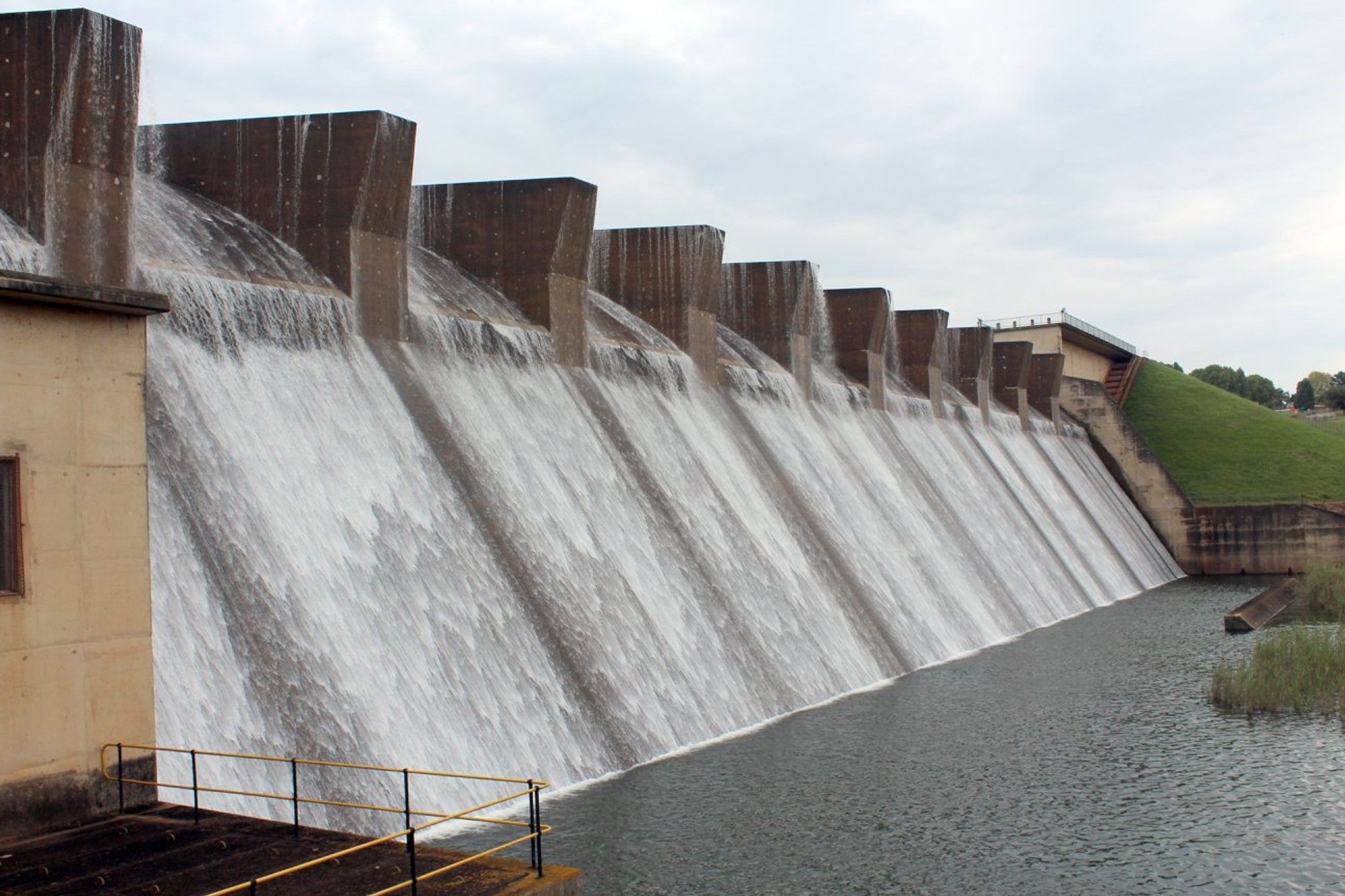 Recent rainfall boosts KwaZulu-Natal dam levels amid flood warnings