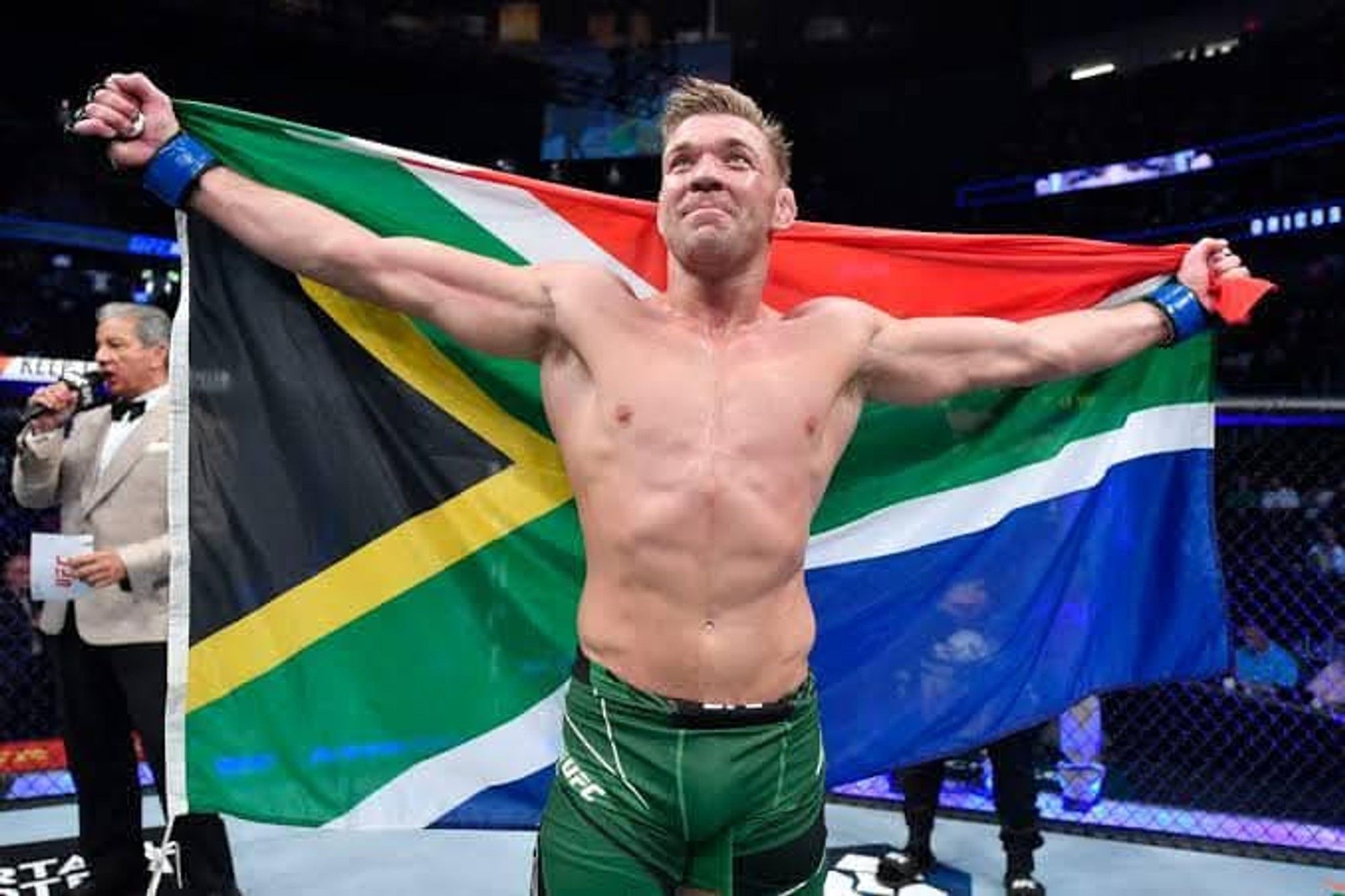 UDu Plessis uvikele ibhande lomhlaba kwi-UFC
