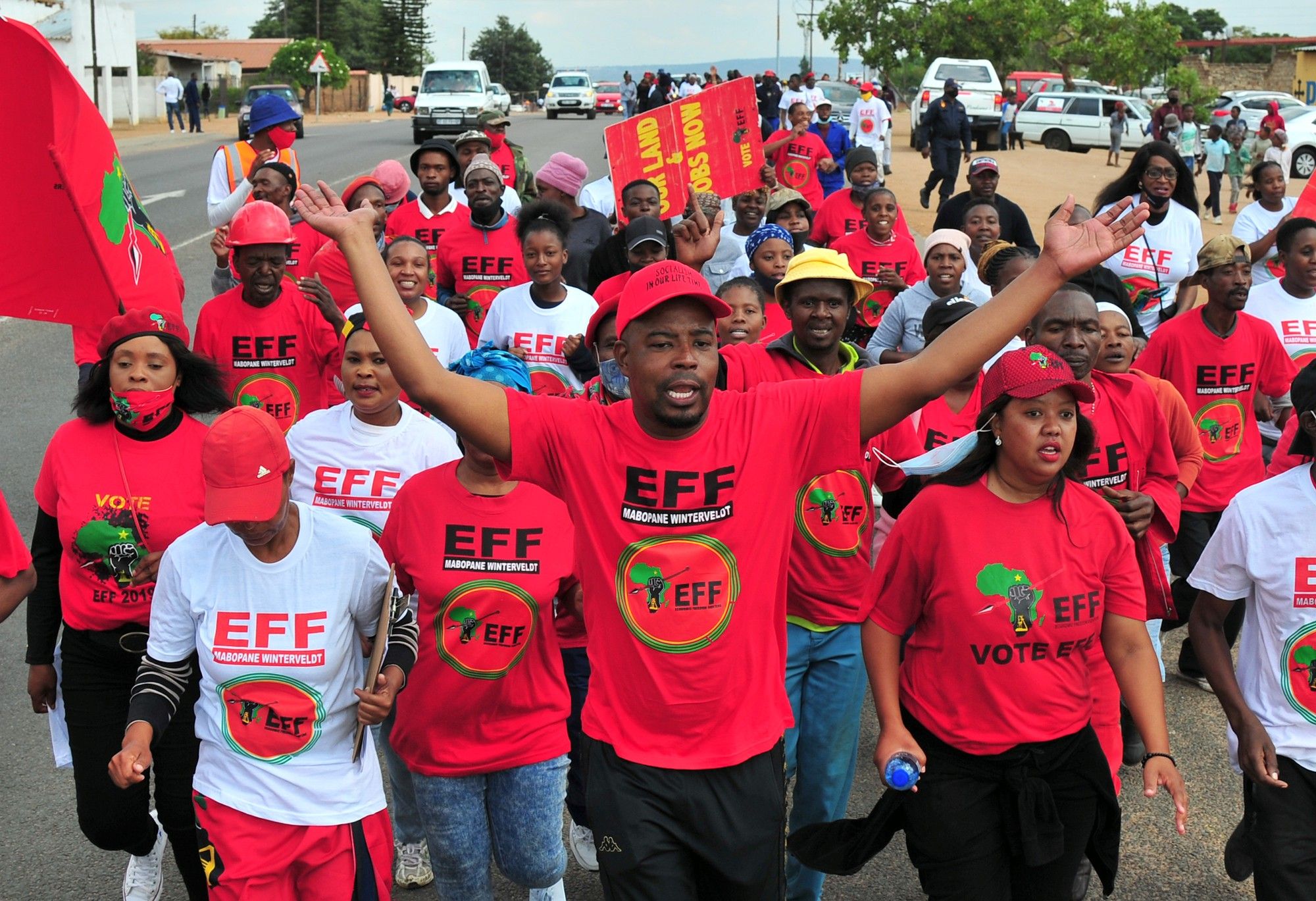 EFF joins Winterveld community march against police ’corruption, laziness’
