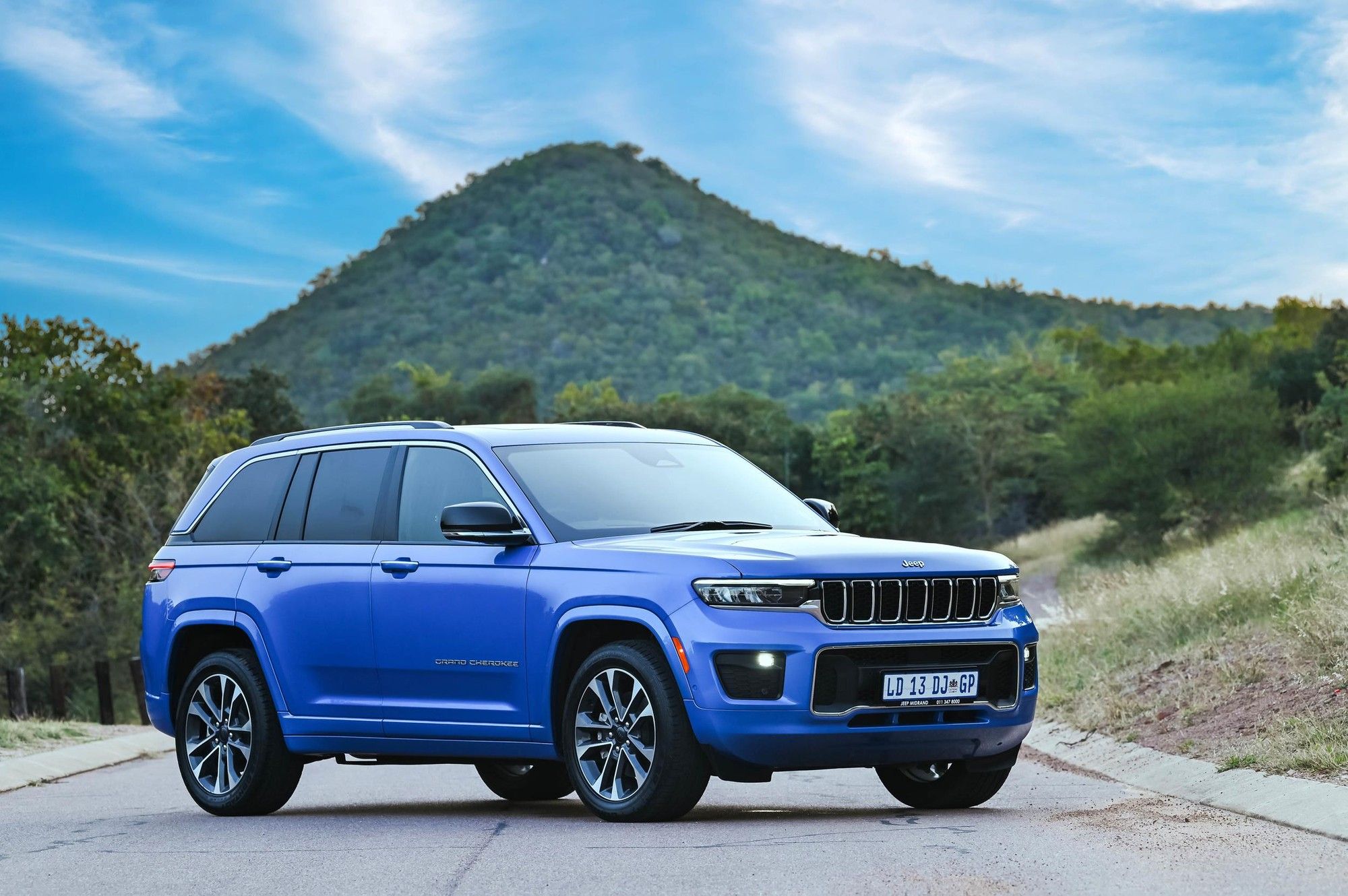 REVIEW: Jeep Grand Cherokee is equally at home on tar, gravel or rocks
