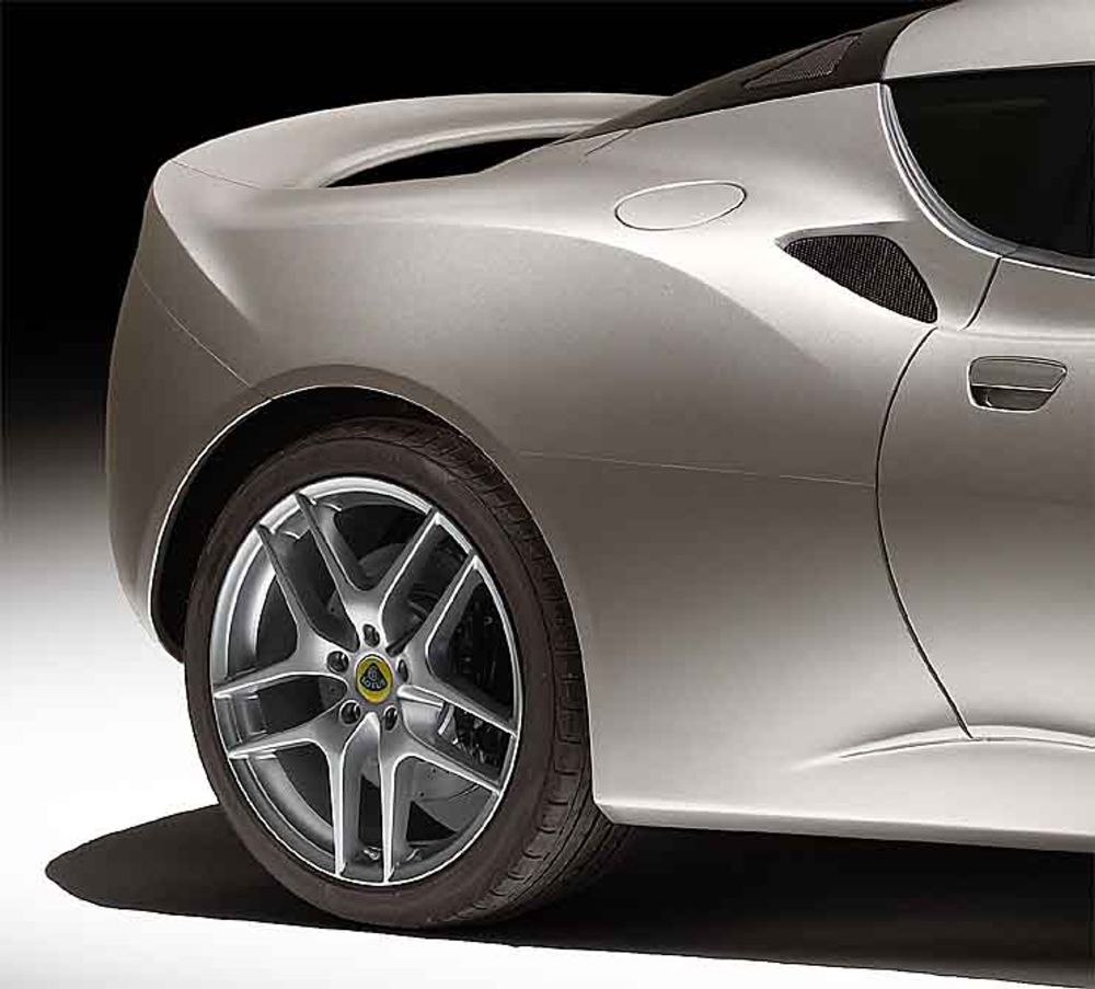 'No-name' Lotus has all the bells and whistles