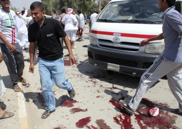 Blasts at Iraqi Sunni mosque kill 43