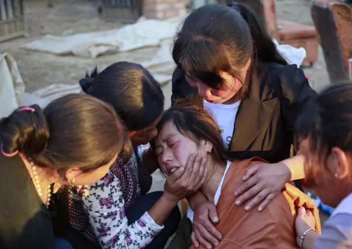 China counts cost of deadly quakes