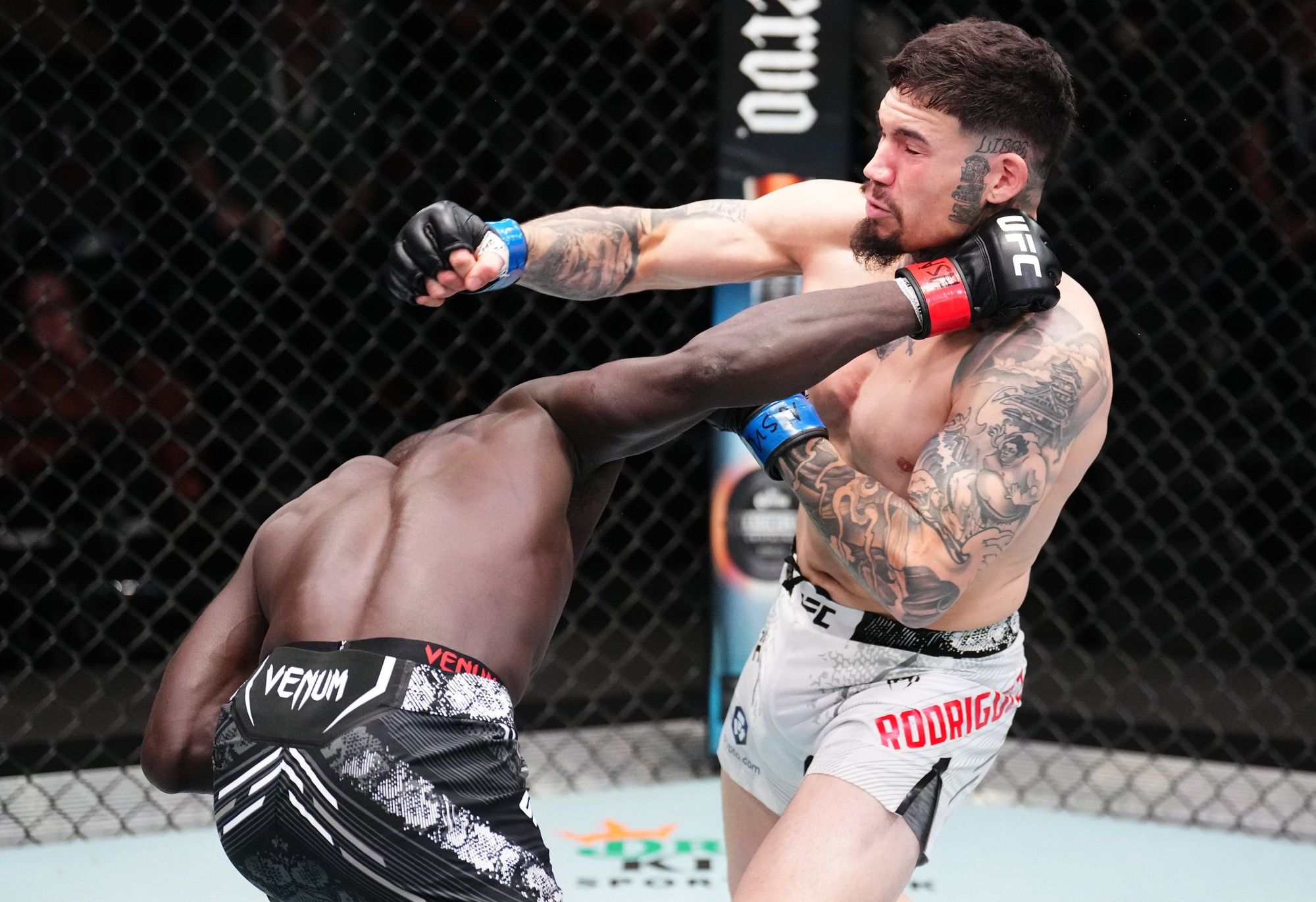 Themba Gorimbo wants to raise hand in honour of coach’s mom at #UFCVegas92