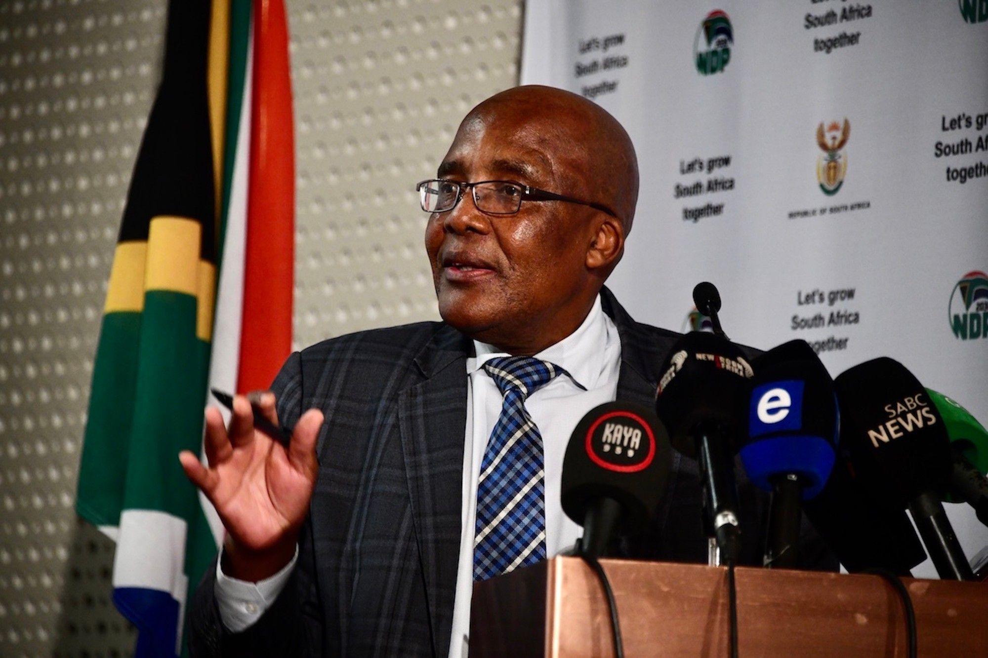 Home Affairs extends Zimbabwean Exemption Permits