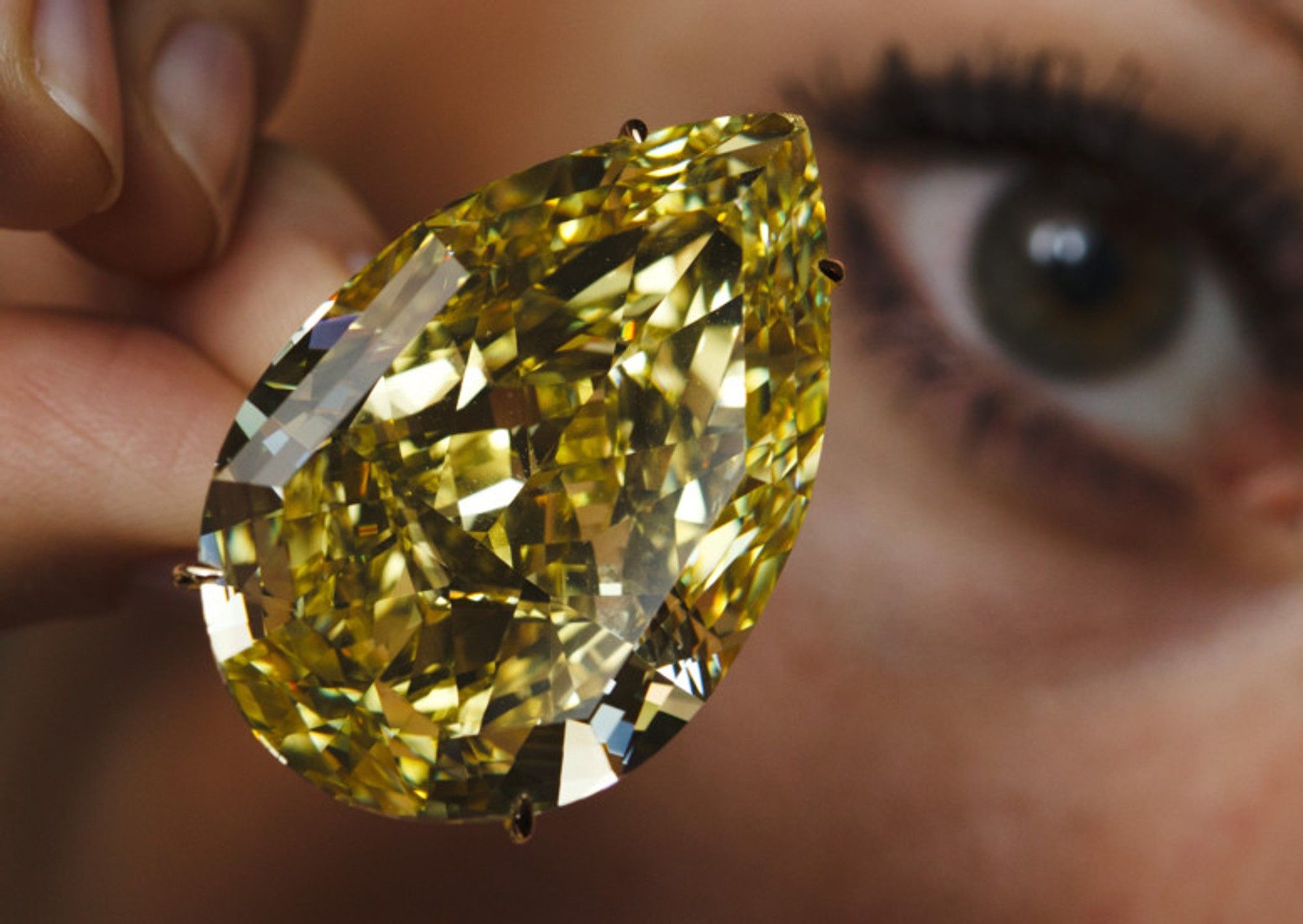 “Sun-Drop Diamond” fetches record price