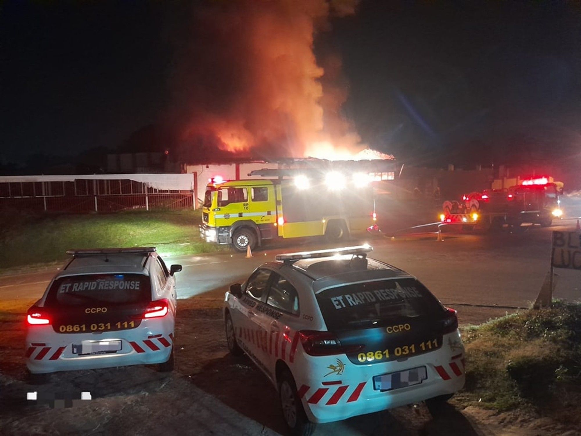 Teamwork helps save people trapped in burning building