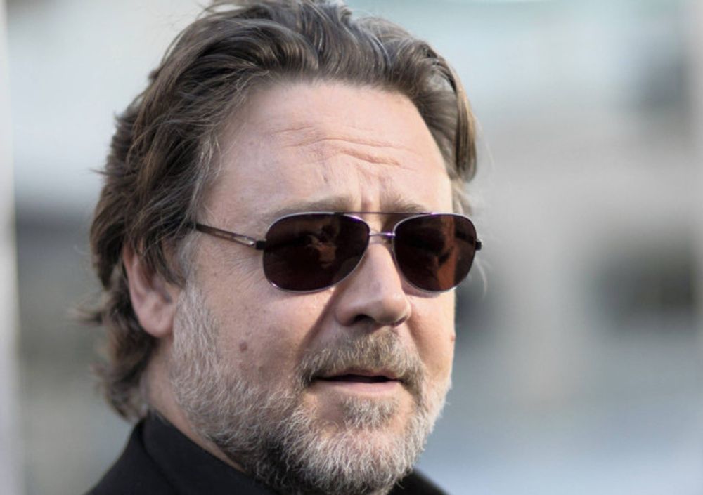Scientology intrigued Crowe