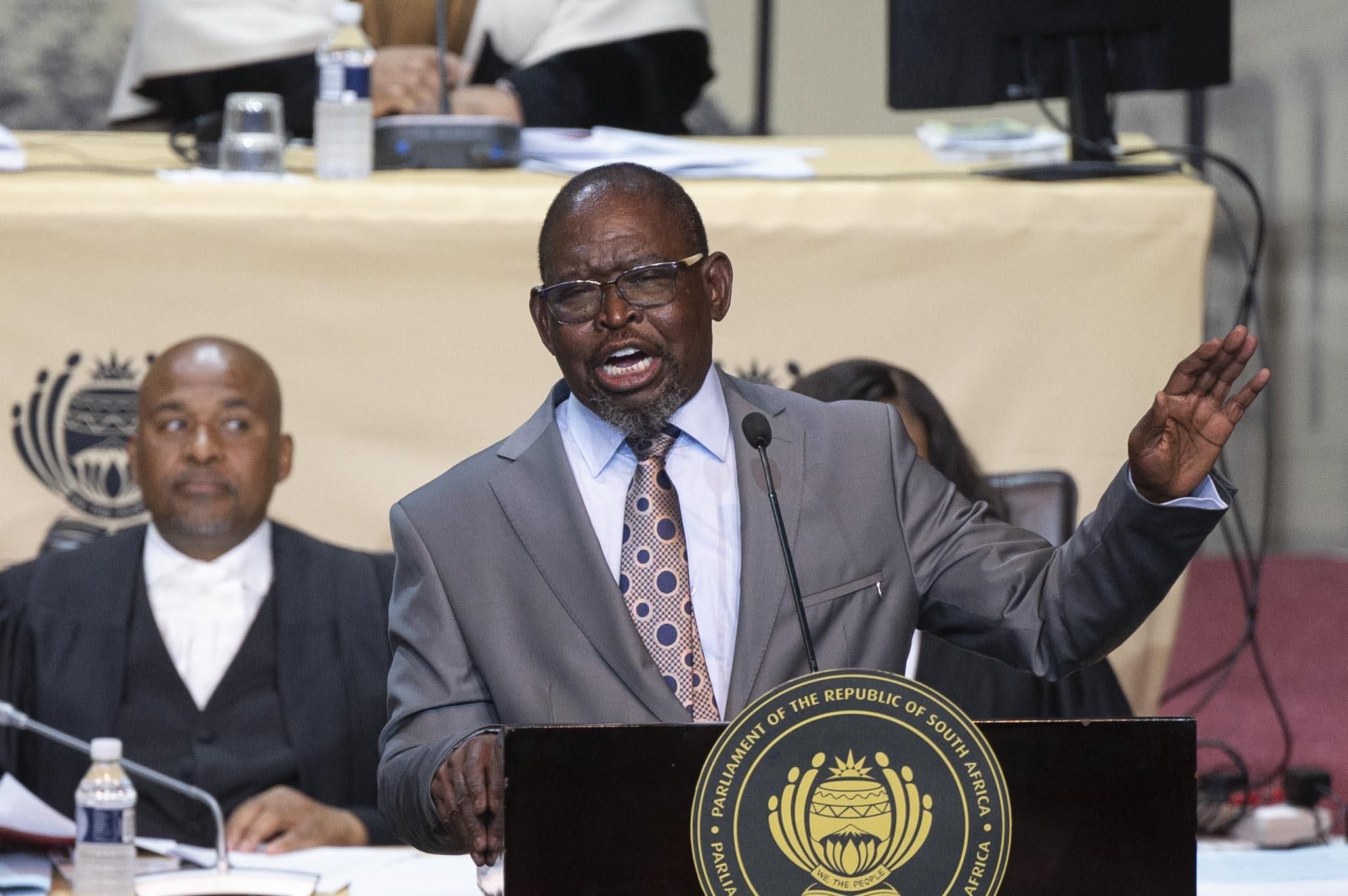 Bafuna sehliswe isikweletu sezwe esikhokhelwa uR1.2 billion ngosuku