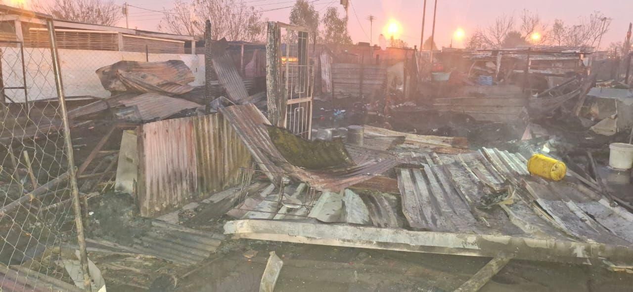 Amalungu osapho amathandathu atshe aphela kwityotyombe labo eMarikana