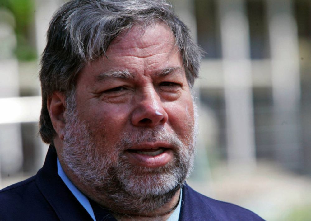 I don't have broadband, admits Apple founder