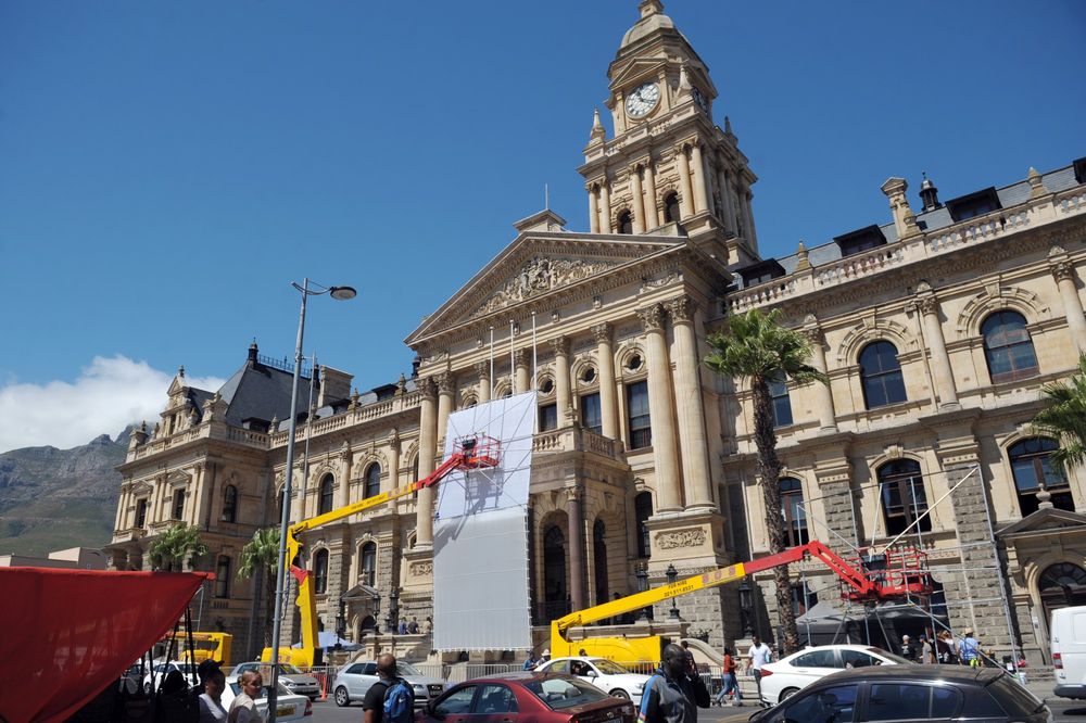 PICS: Outrage as Madiba statue removed from Cape Town's City Hall for ...