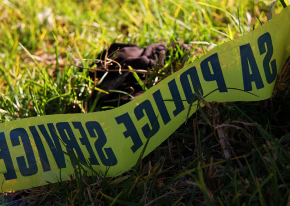 Cops sink crooks 2-0