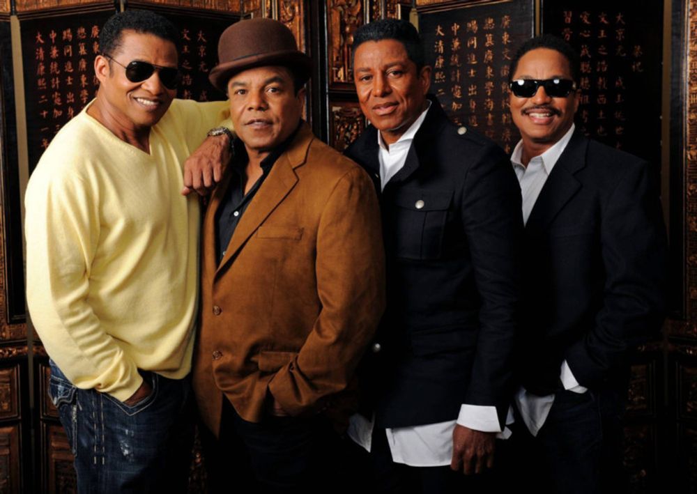 Jackson brothers honour Michael
