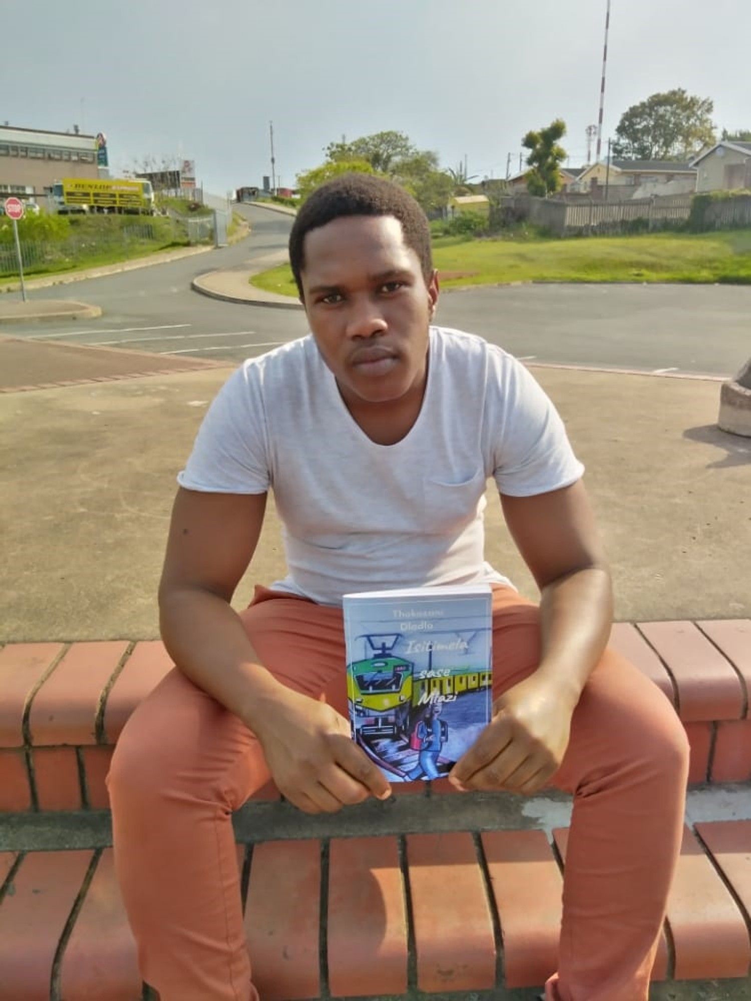 Ubhale incwadi esinda esitimeleni