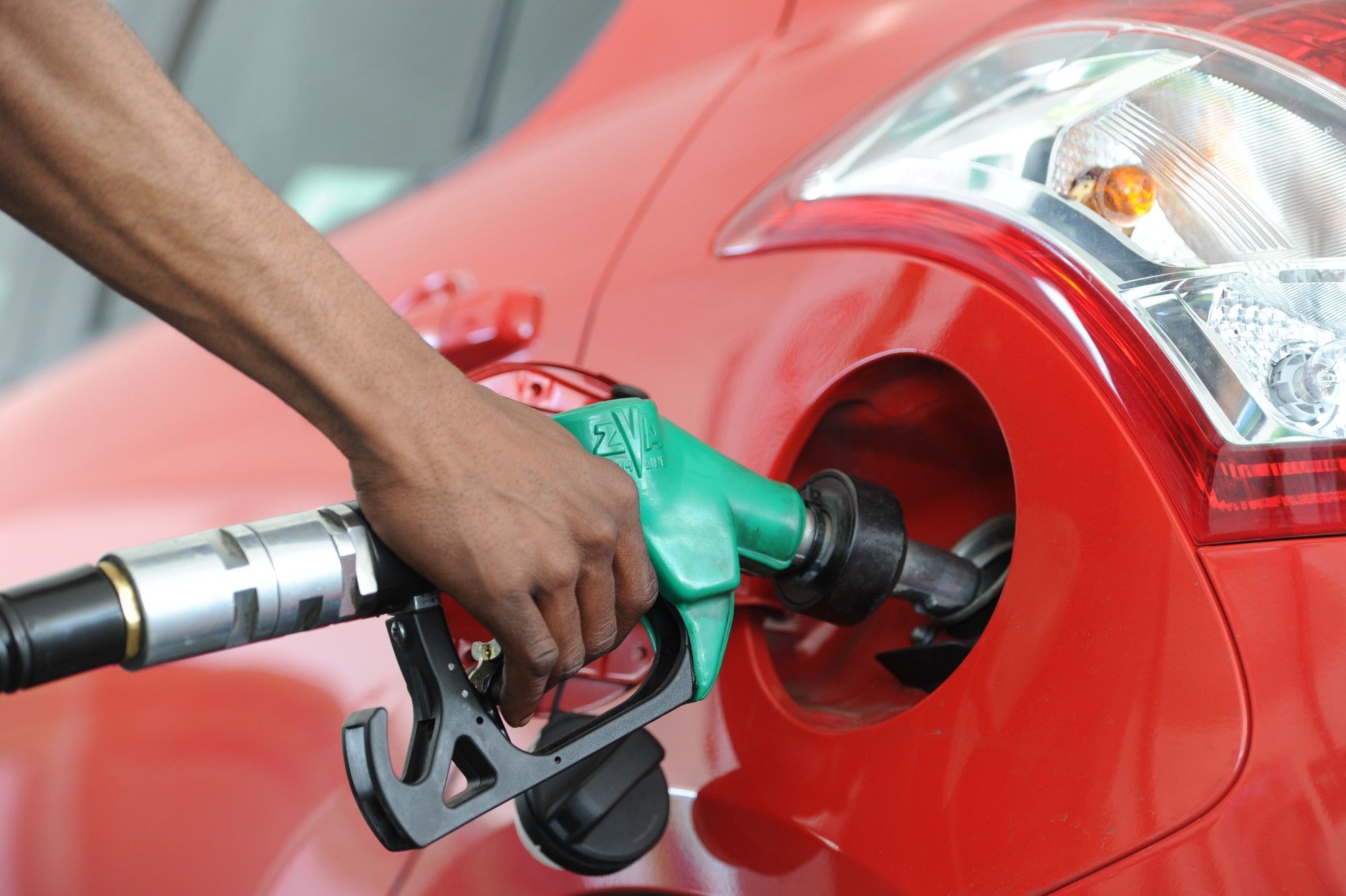 9 ways to save on petrol