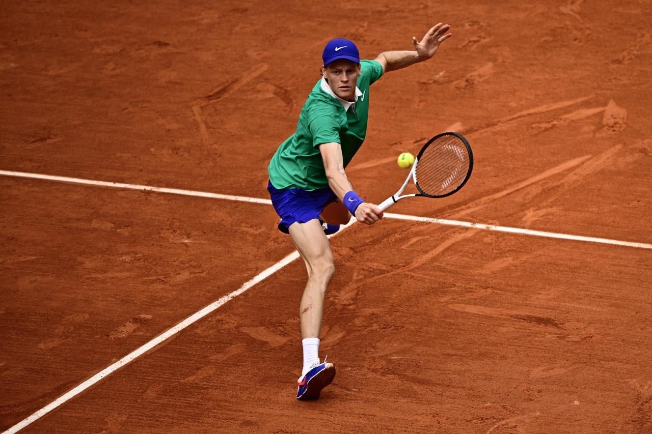 Jannik Sinner powers into French Open last 16, Pegula and Andreeva advance