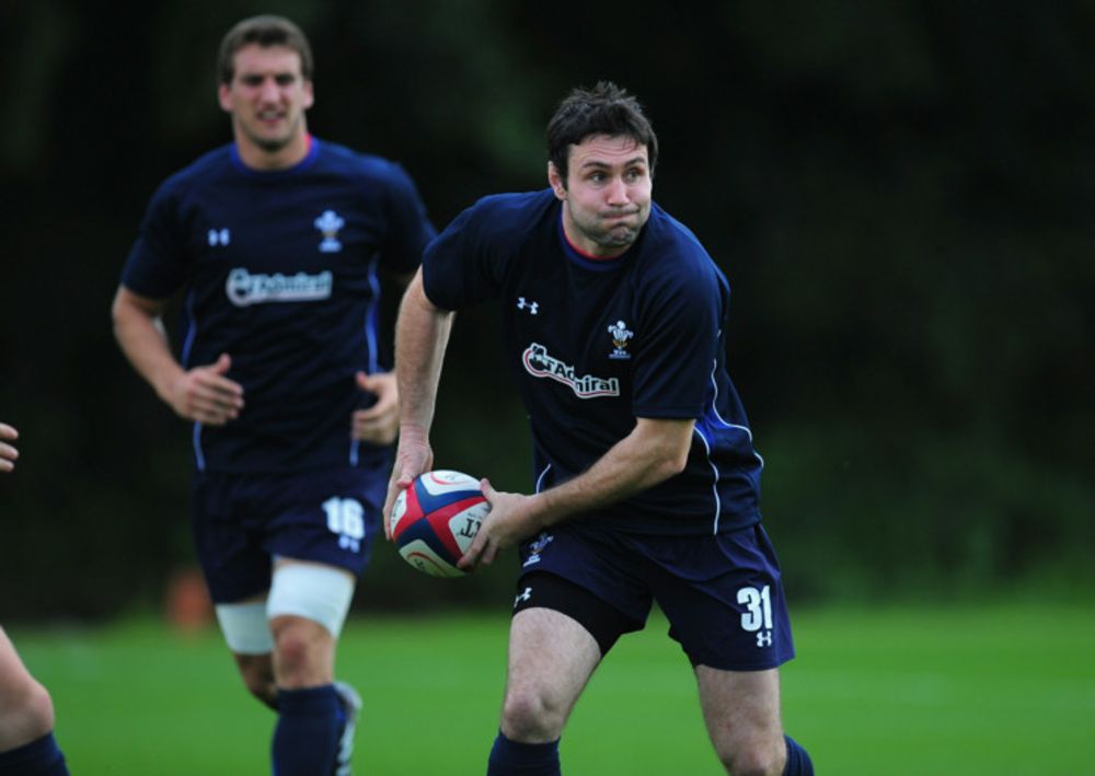 Jones injury blow for Wales