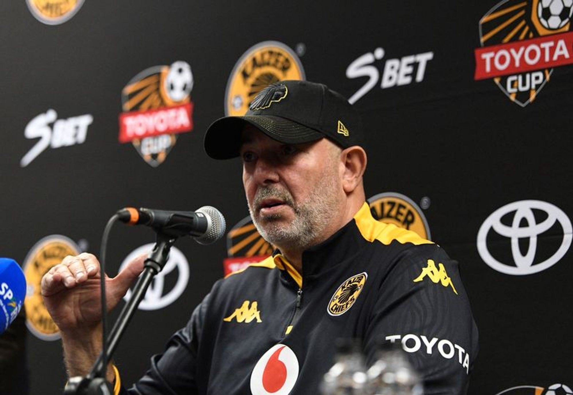 UNabi uphawula ngokuhewulwa kukaChivaviro ngabalandeli beChiefs