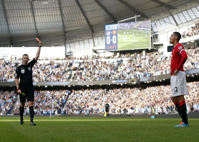 Van Gaal slams ‘stupid’ Smalling