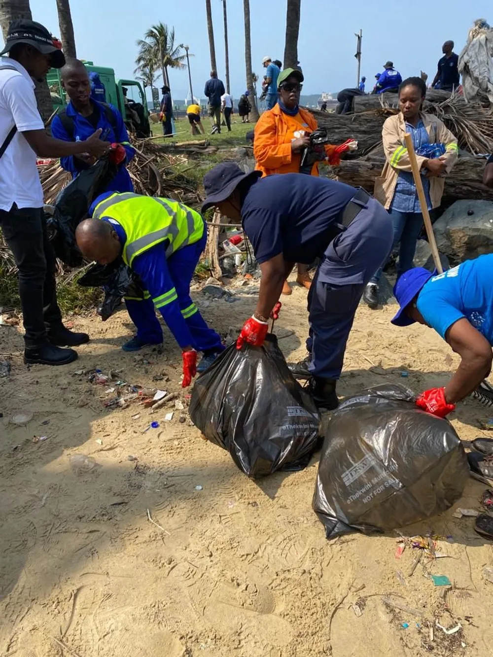 ‘Let us all keep Durban clean,’ says Kaizer Chiefs captain Itumeleng ...
