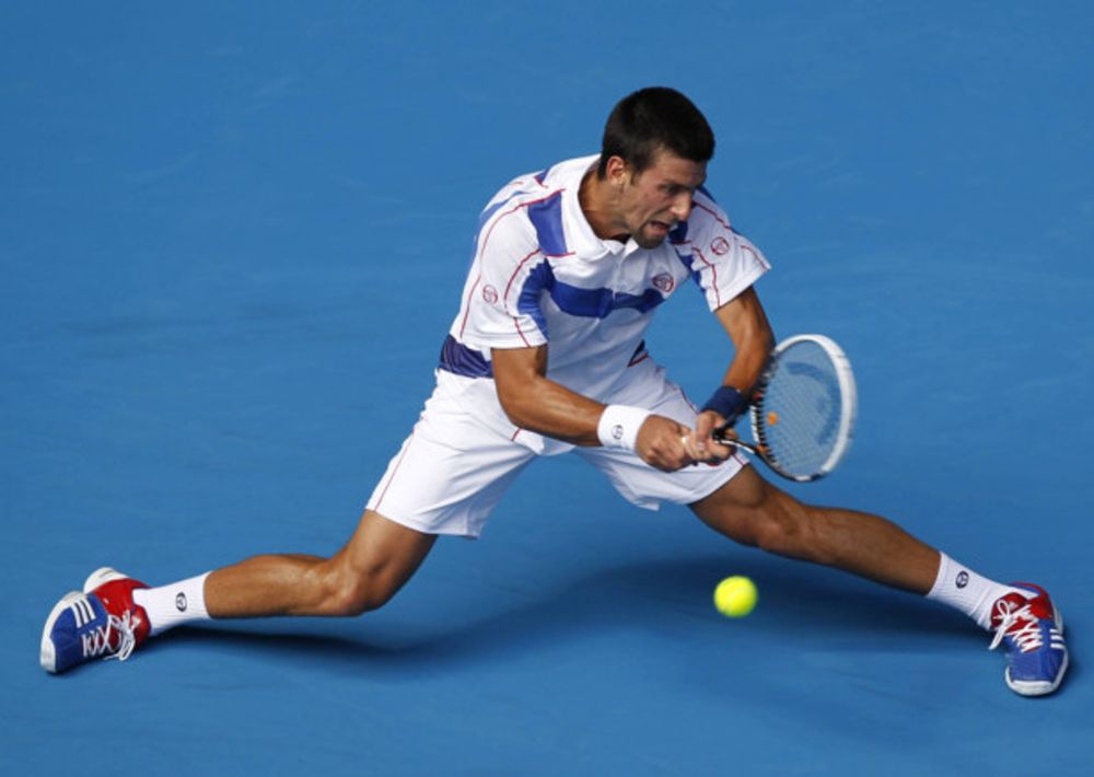 Djokovic sails ahead in Melbourne