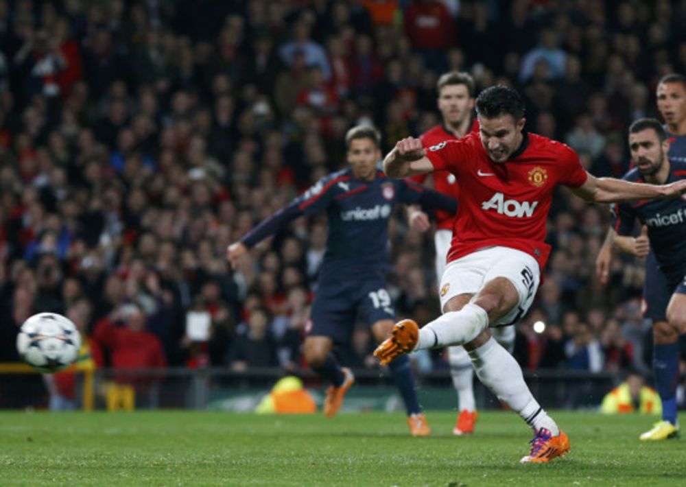 RVP, Giggs buy Moyes time