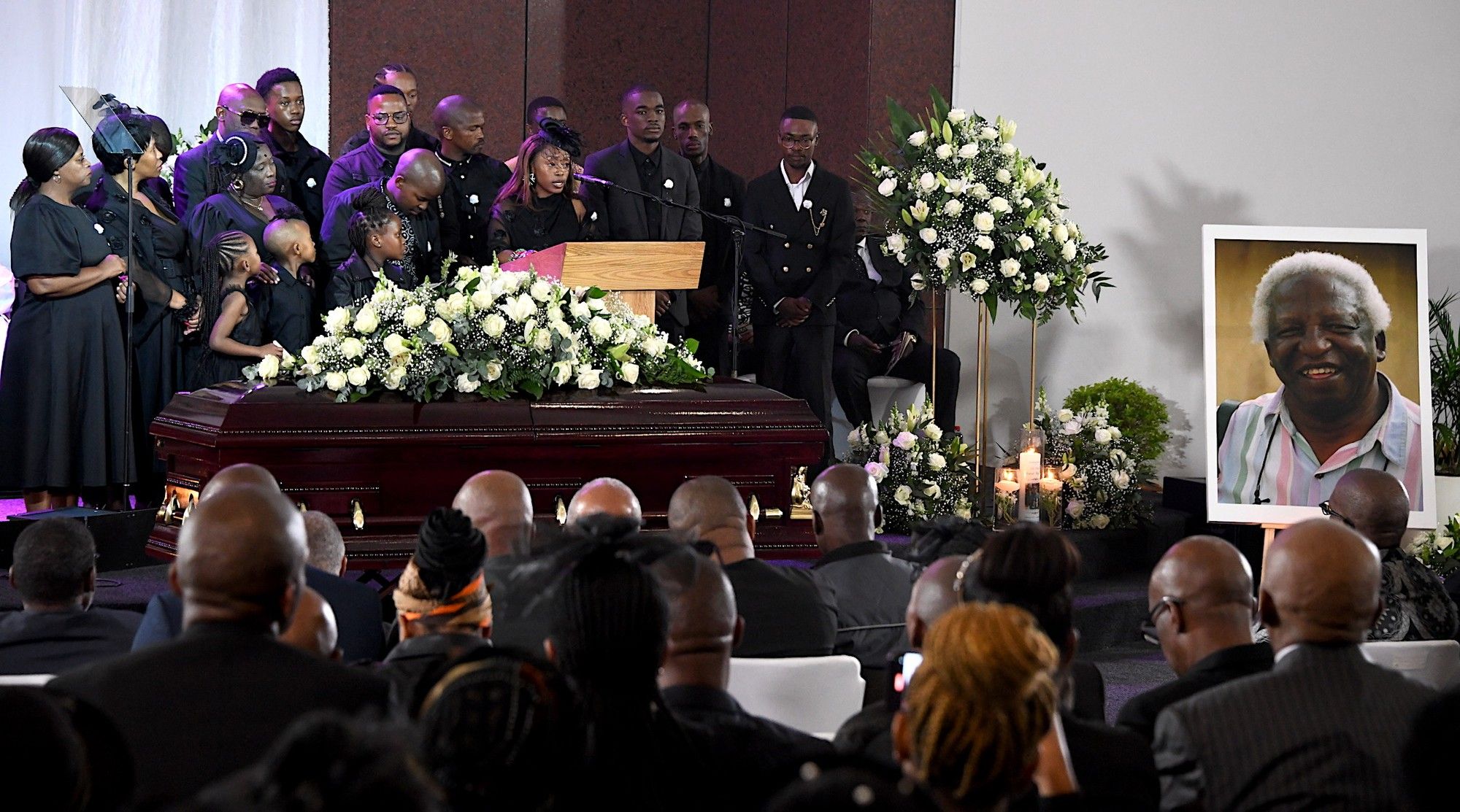 Dr Peter Magubane hailed as fearless photojournalist who fought ...