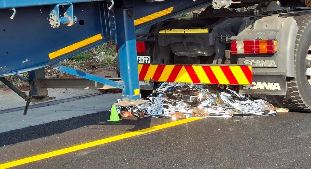Freeway fatalities: Man and woman struck by heavy truck while crossing ...