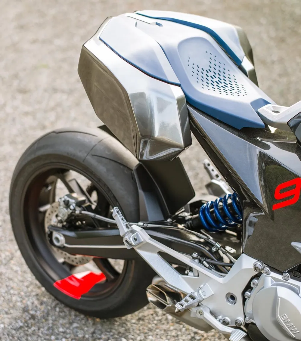 Midweight BMW concept bike is all about fun