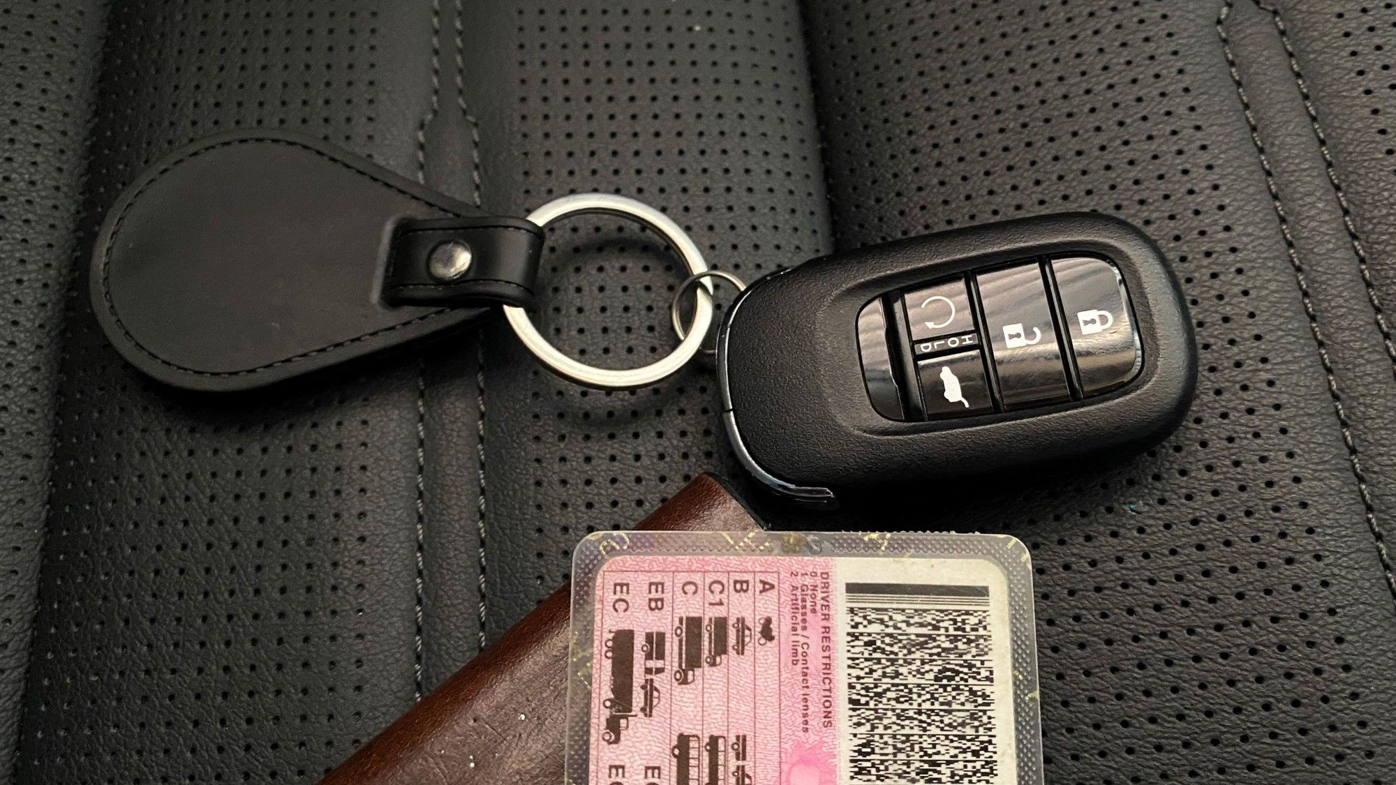 Despite machine's repairs, close to 700 000 driving licence cards ...